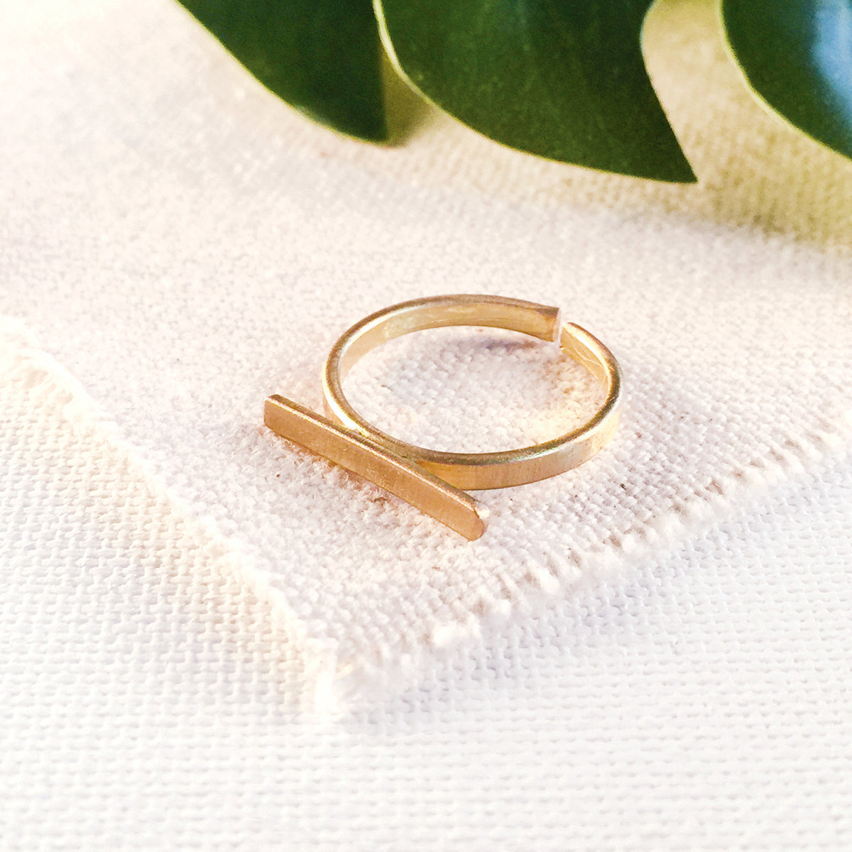 Horizontal Bar Ring - Gold – bright bungalow